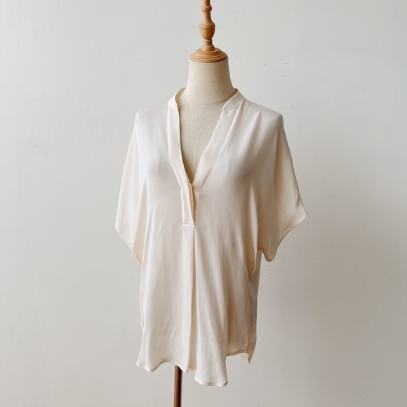 Vince | Tops | Vince 0 Silk Dolman Short Sleeve V Neck Ivory Blouse ...